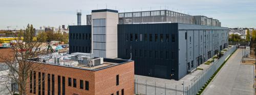 Wärme aus Rechenzentrum heizt Bürogebäude | E&M